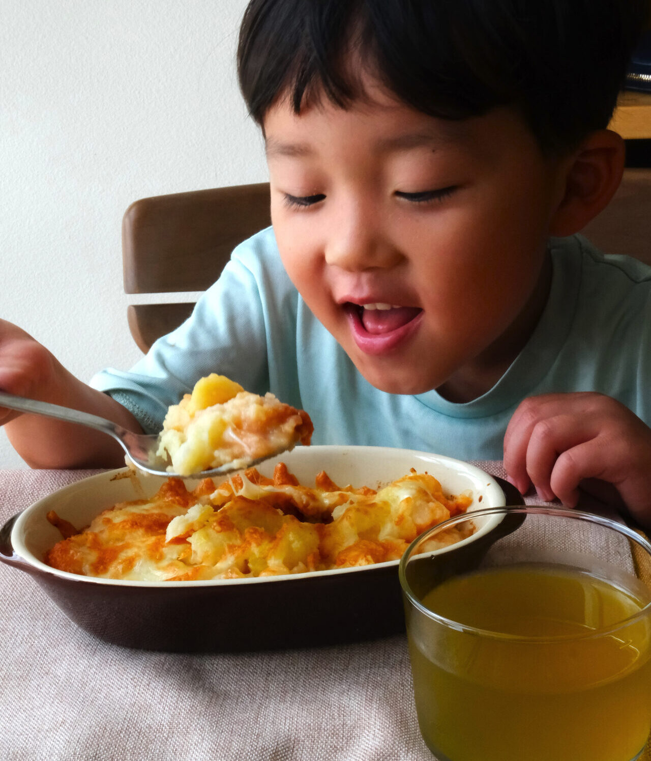 おやこらぼレシピ vol.6秋のホクホクポテトグラタン ｜暮らしを彩る冠婚葬祭メディアsikisaisai